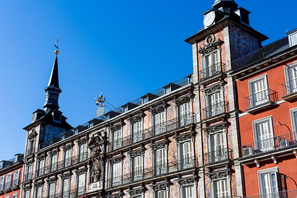 The Starting Point of All Spanish Roads – for the love of nike